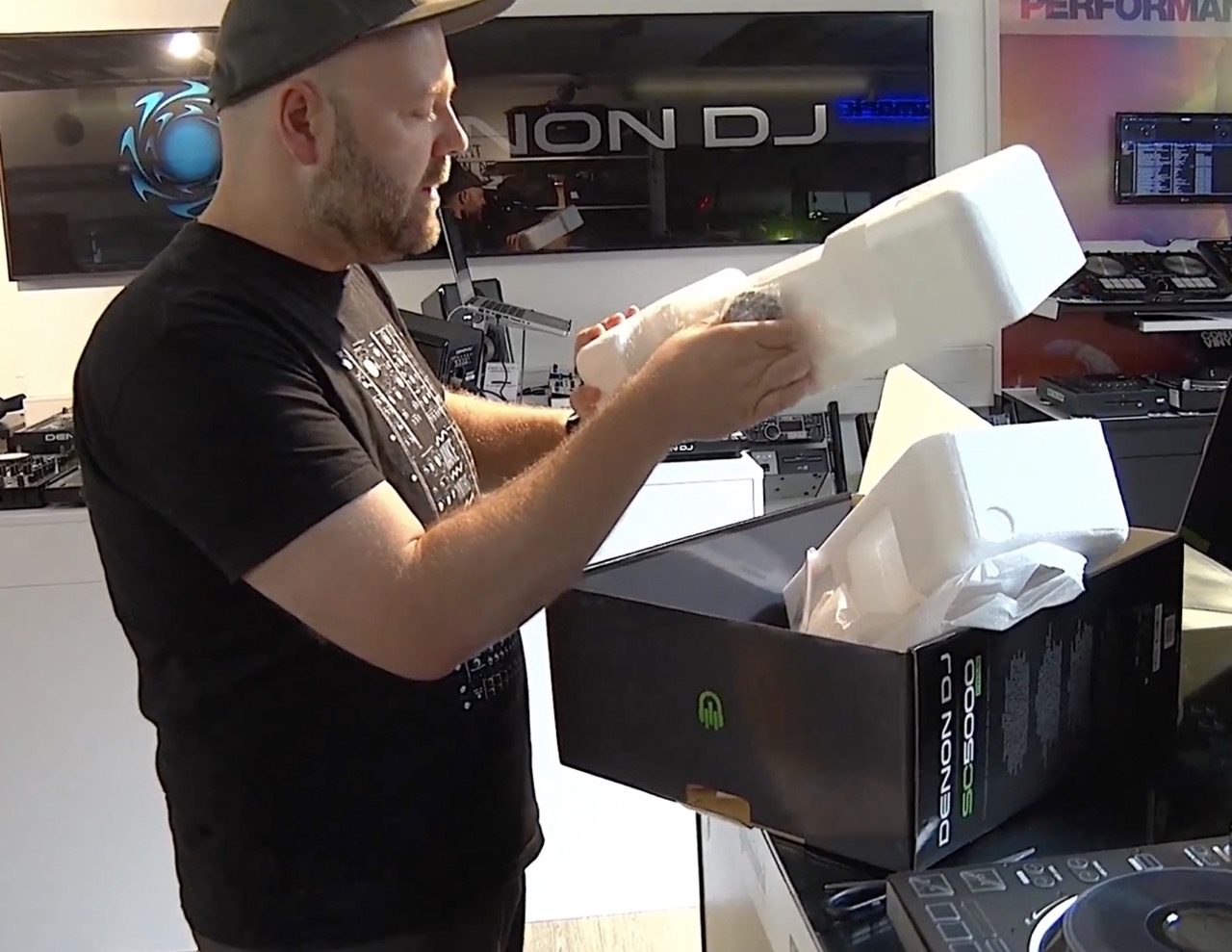 Denon DJ SC5000 Unboxing - Stefan Gubatz